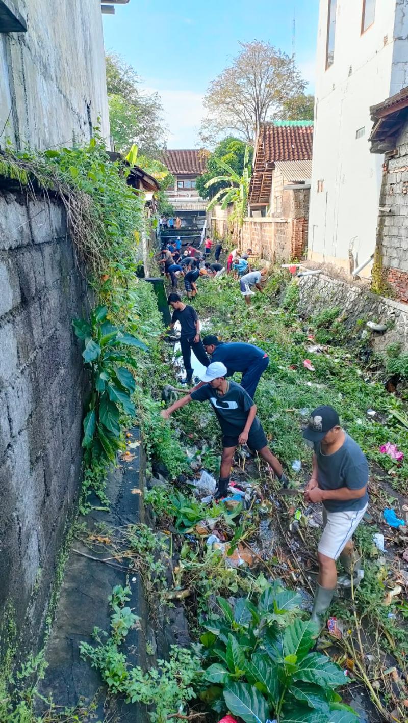 Antisipasi Banjir, Desa Sumerta Kaja Bersihkan Sungai | Bali Tribune Antisipasi Banjir, Desa Sumerta Kaja Bersihkan Sungai | Bali Tribune